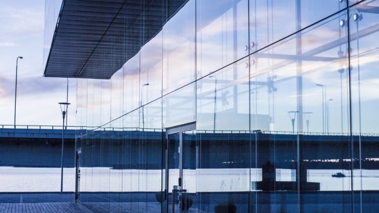 Comprehensive Guide - Types and Uses of Reflective Glass IW Glass